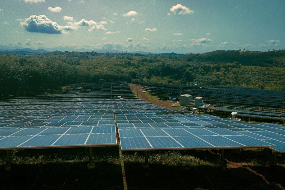 Smart Farming 2.0: Integrating Solar Power and Satellite Intelligence ...